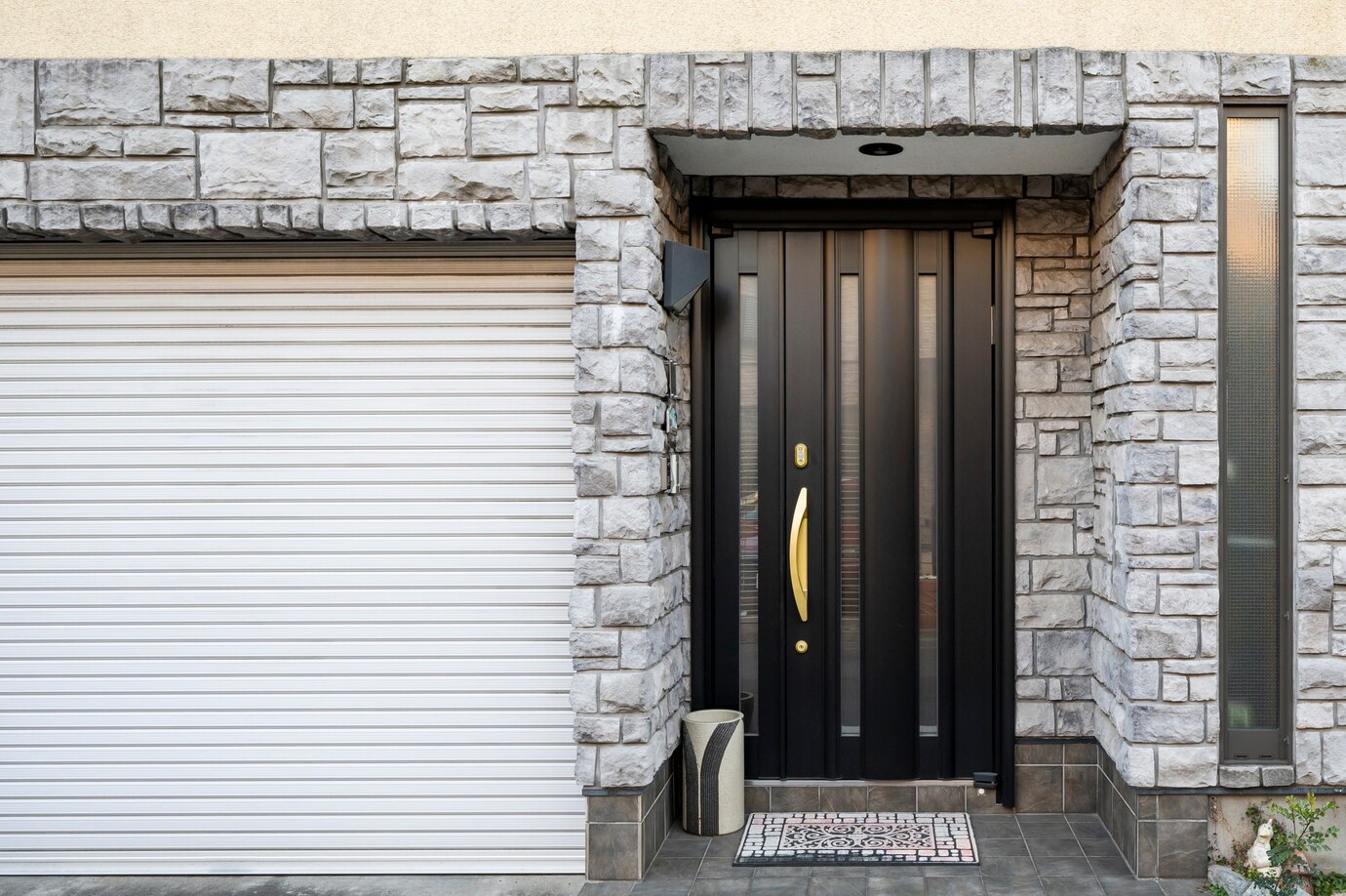 Essential Tips for Building Entrance Door Installation: Finding the ...
